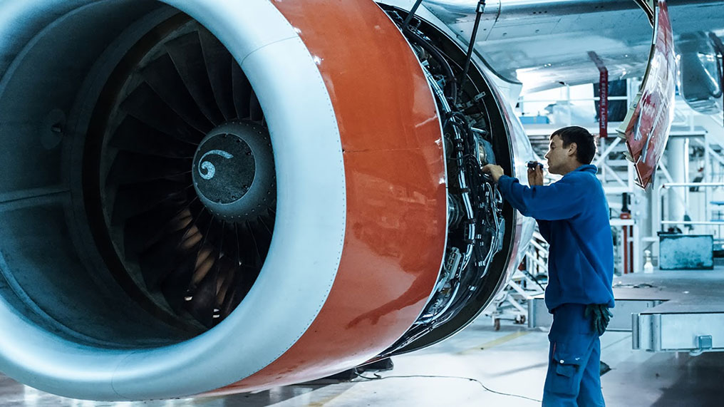 How To Become An Aircraft Maintenance Engineer | Career Hub
